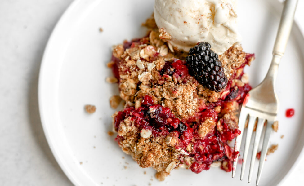 Healthy Berry Crisp: Gluten-Free, Dairy-Free, Vegan and Refined Sugar-Free
